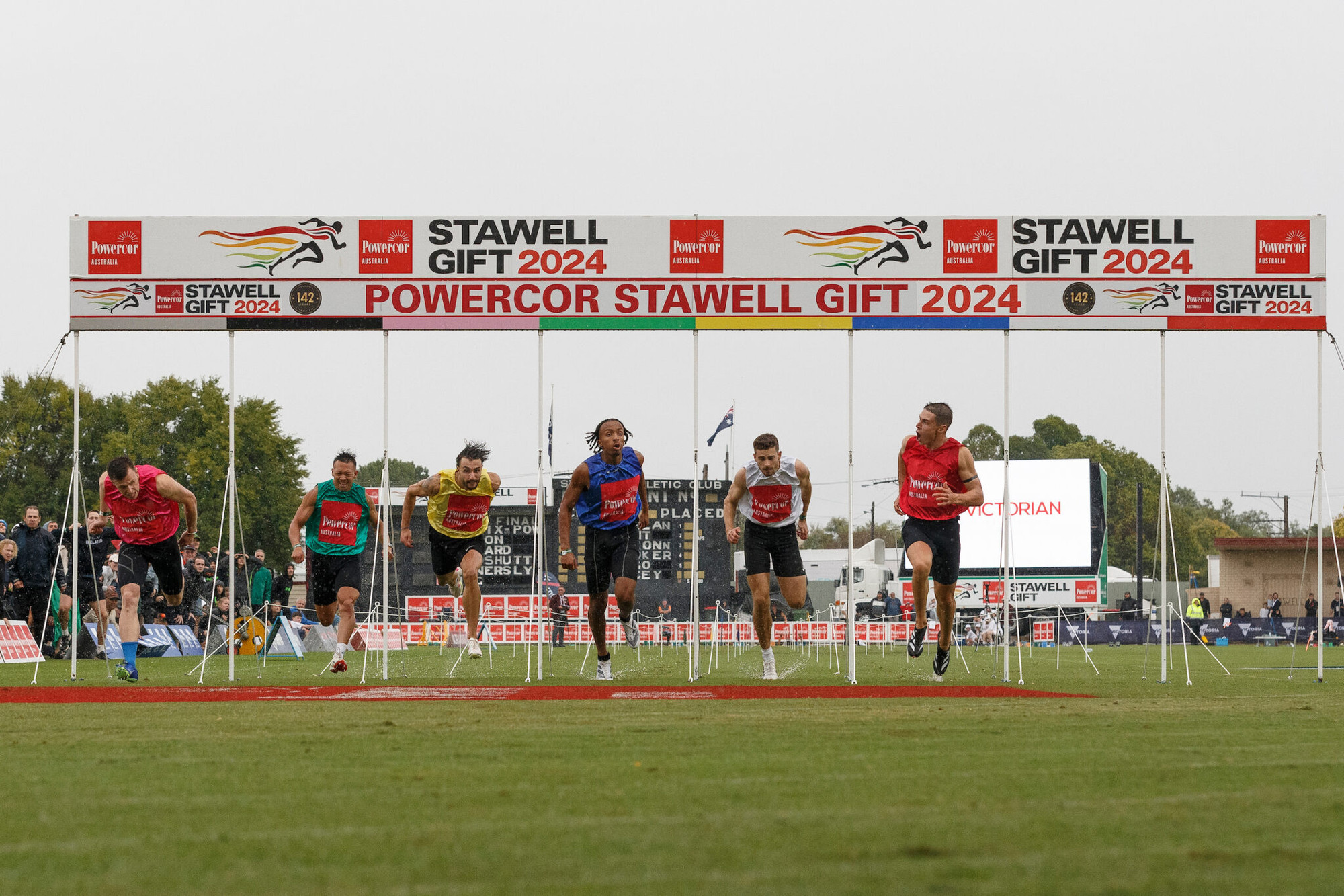 A Stawell Gift for the ages... Jack Lacey and Chloe Mannix-Power take ...